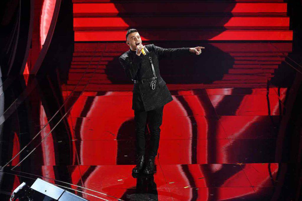 Junior Cally giocherà con il Fiumicino: il rapper diventa calciatore